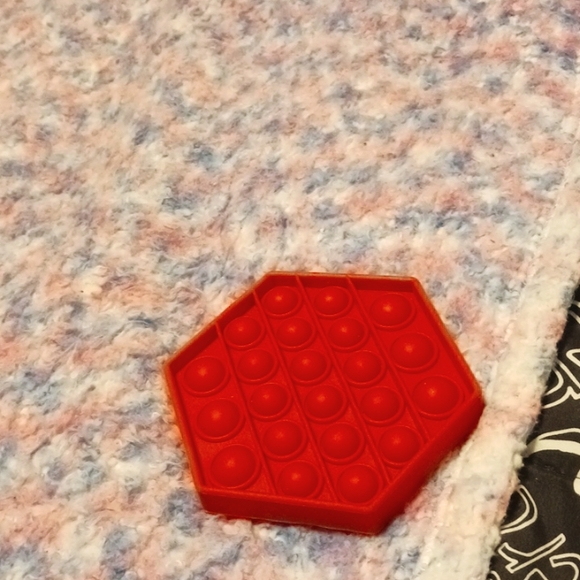 fidget lab | Toys | Red Popit | Poshmark